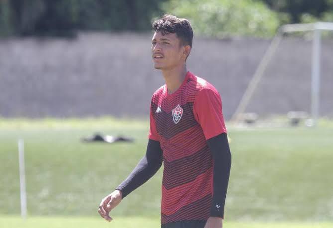 Mateus Moraes renova contrato até 2024 – Arena Rubro-Negra