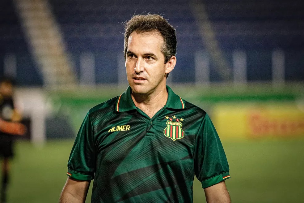 Vitória fecha com o técnico Léo Condé – Arena Rubro-Negra