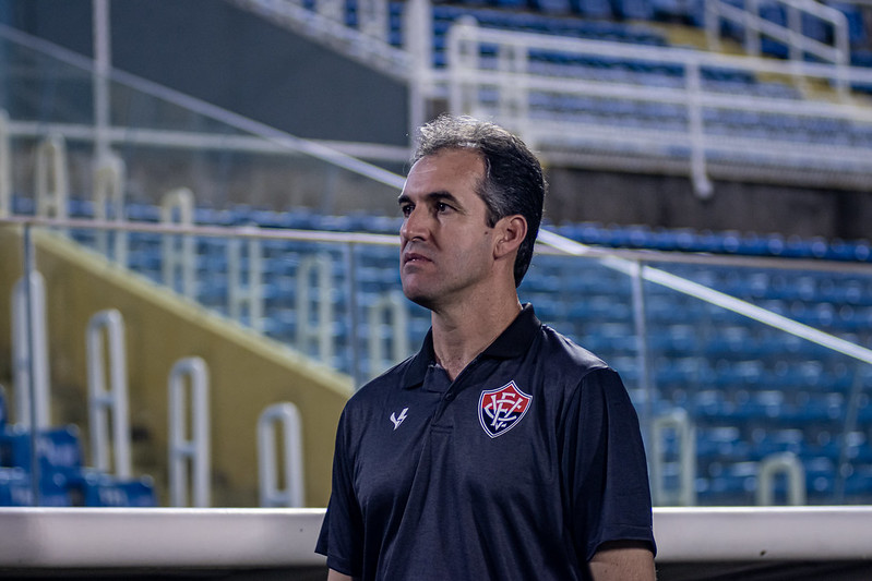 Léo Condé é reconhecido com prêmio na Série B 2023