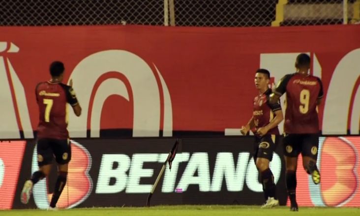 No Barradão, Vitória faz 3 a 1 no ABC e vence a primeira na Copa do ...