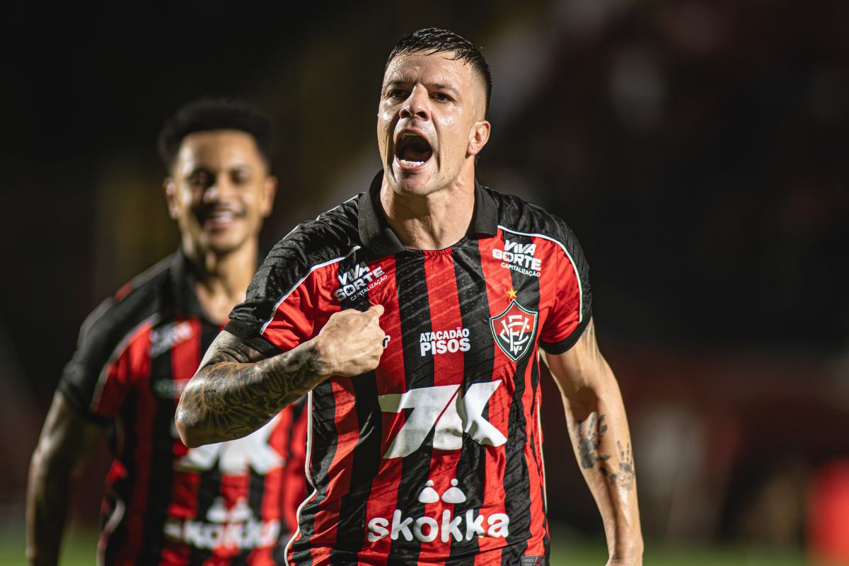Com Renato Kayzer de volta, Vitória é relacionado para enfrentar o São ...